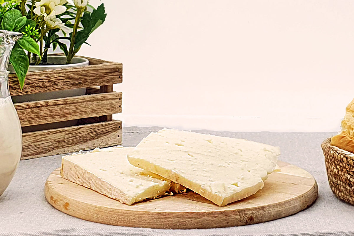 Formaggio morbido biologico artigianale toscano | latte di mucca bio